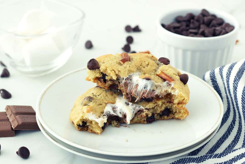 Stuffed Chocolate Chip Cookies - Living on Cookies